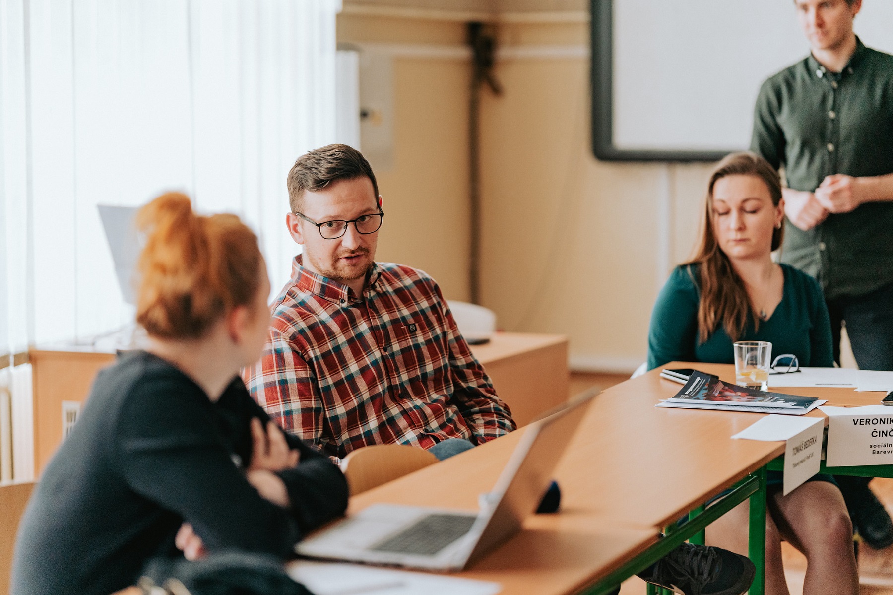 Domů nevidíš: PedF UK pomáhá učitelům řešit problémy dětí